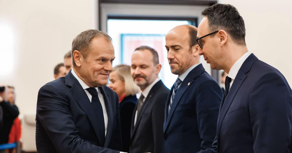 Nepotyzm trudny do wyplenienia. Tusk wyrzucił córkę europosłanki w dniu ...