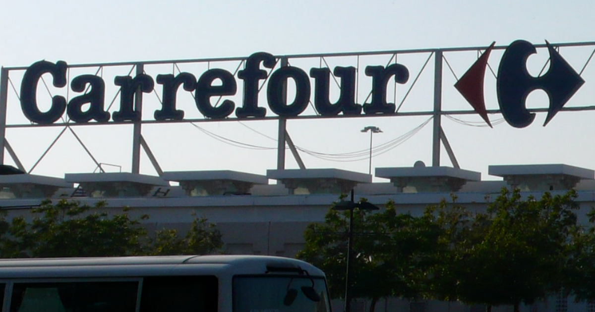 Przełom na rynku. Carrefour wchłania znaną sieć sklepów - blog Redakcja