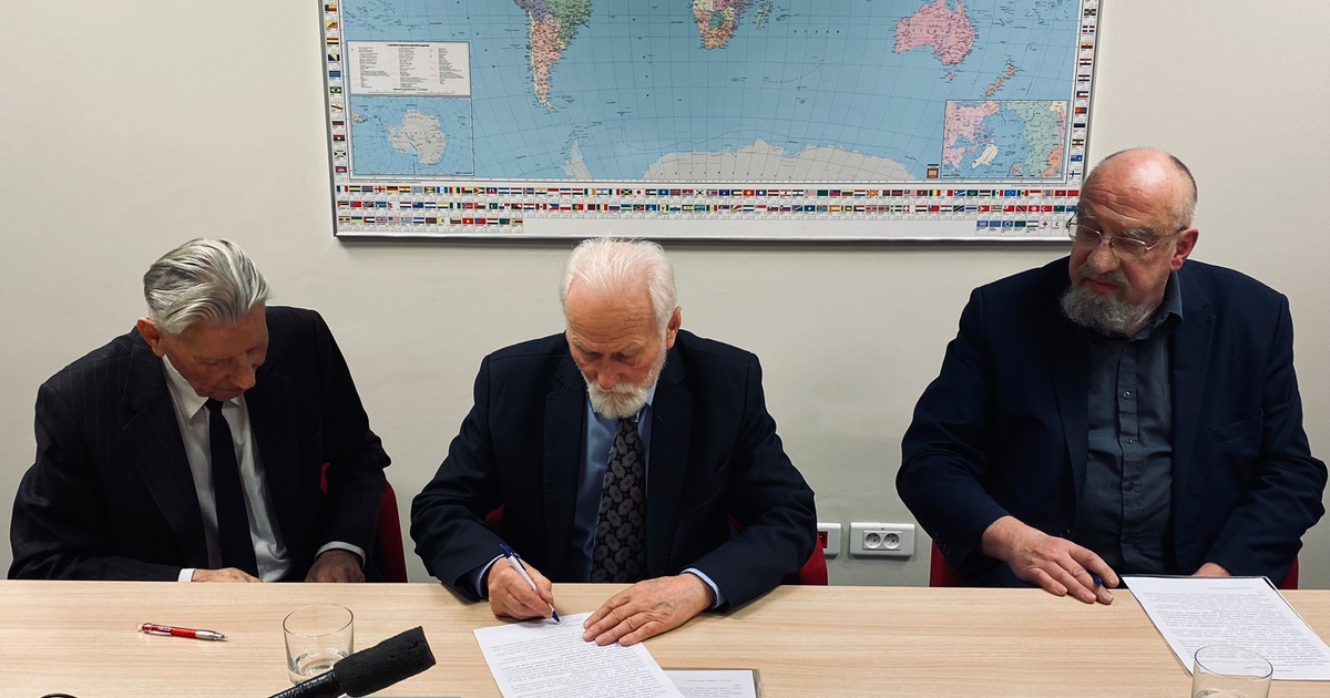 Były minister Rolnictwa dr. Gabriel Janowski, prof. Witold Modzelewski ...