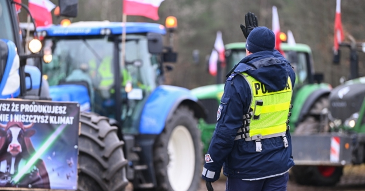 Rolnicy ruszyli na Warszawę. Policja zatrzymuje kolumny ciągników ...