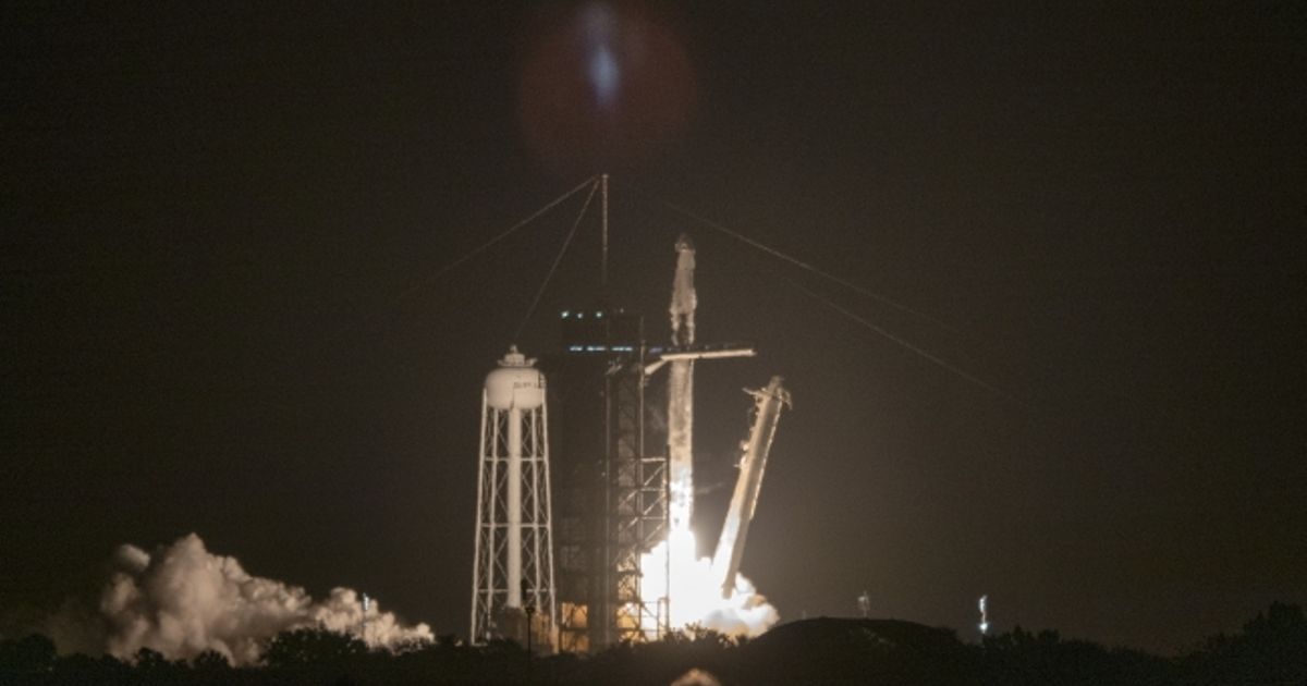 Kolejny sukces wspólnej misji SpaceX i NASA. Start rakiety Falcon 9 z ...